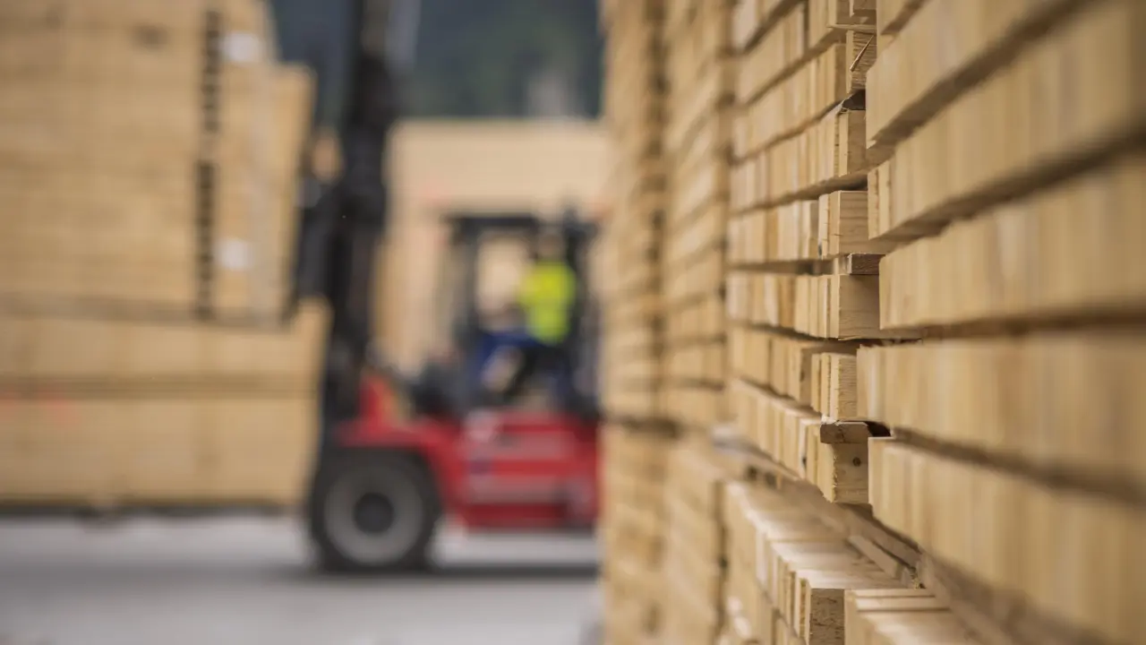 Österreichs größte Unternehmen: Pfeifer Holding – Holz für Bauprojekte