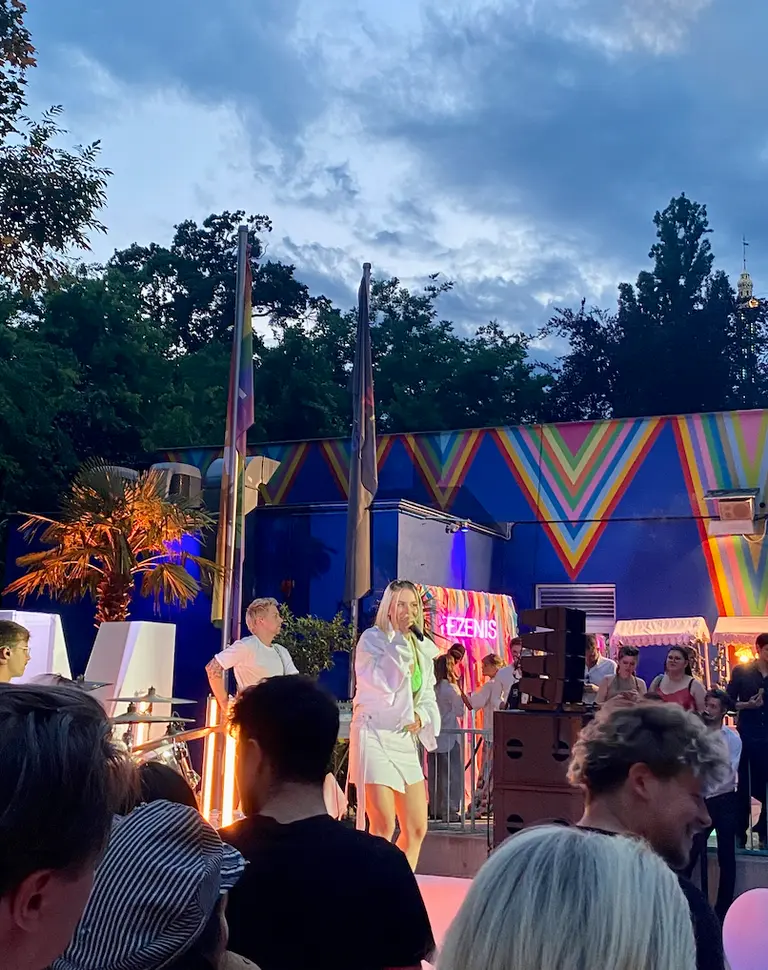 Mathea - von "The Voice" zur Chartstürmerin mit "2x" und "Chaos" [Portrait]