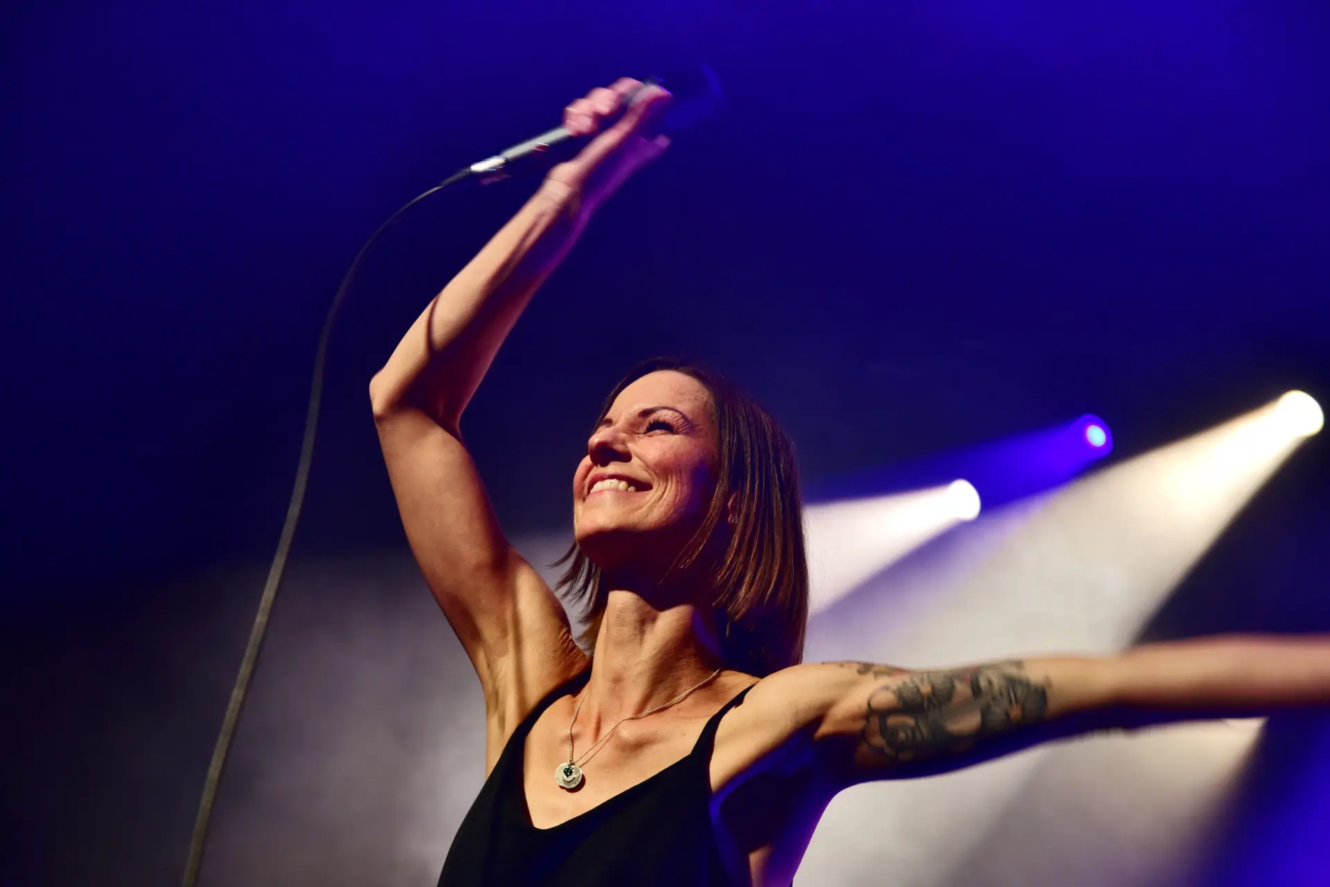 Mathea - von "The Voice" zur Chartstürmerin mit "2x" und "Chaos" [Portrait]