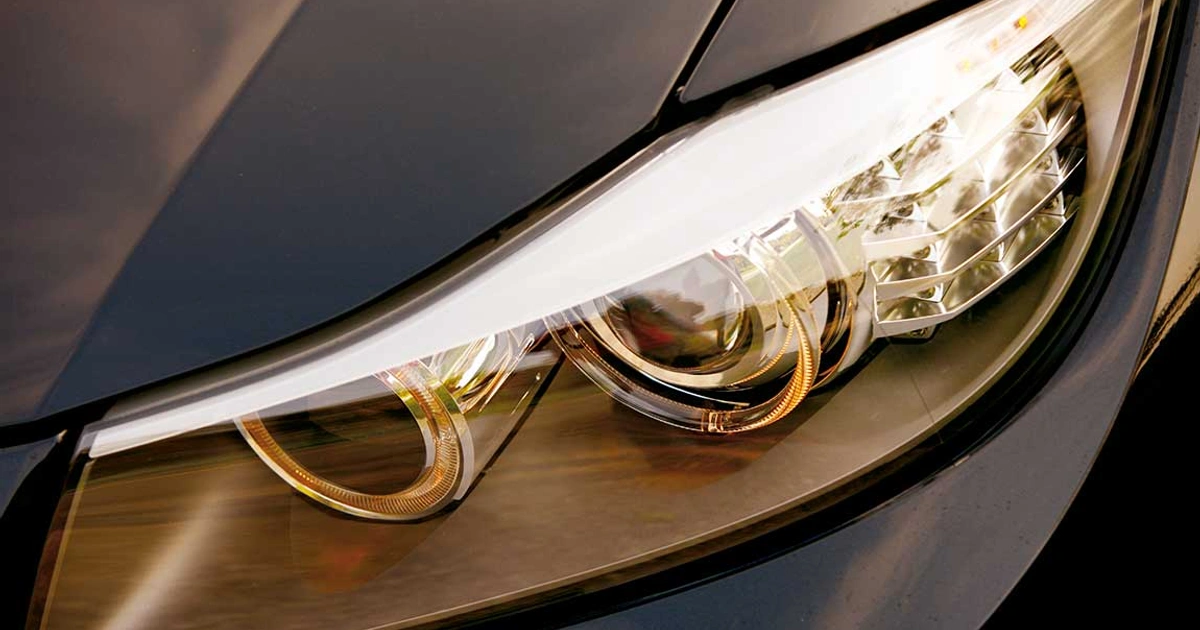 Alles rund ums Licht beim Autofahren