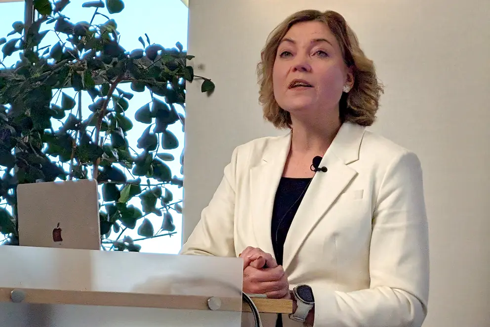 Anneler sikiş the pics on the website are actually of her