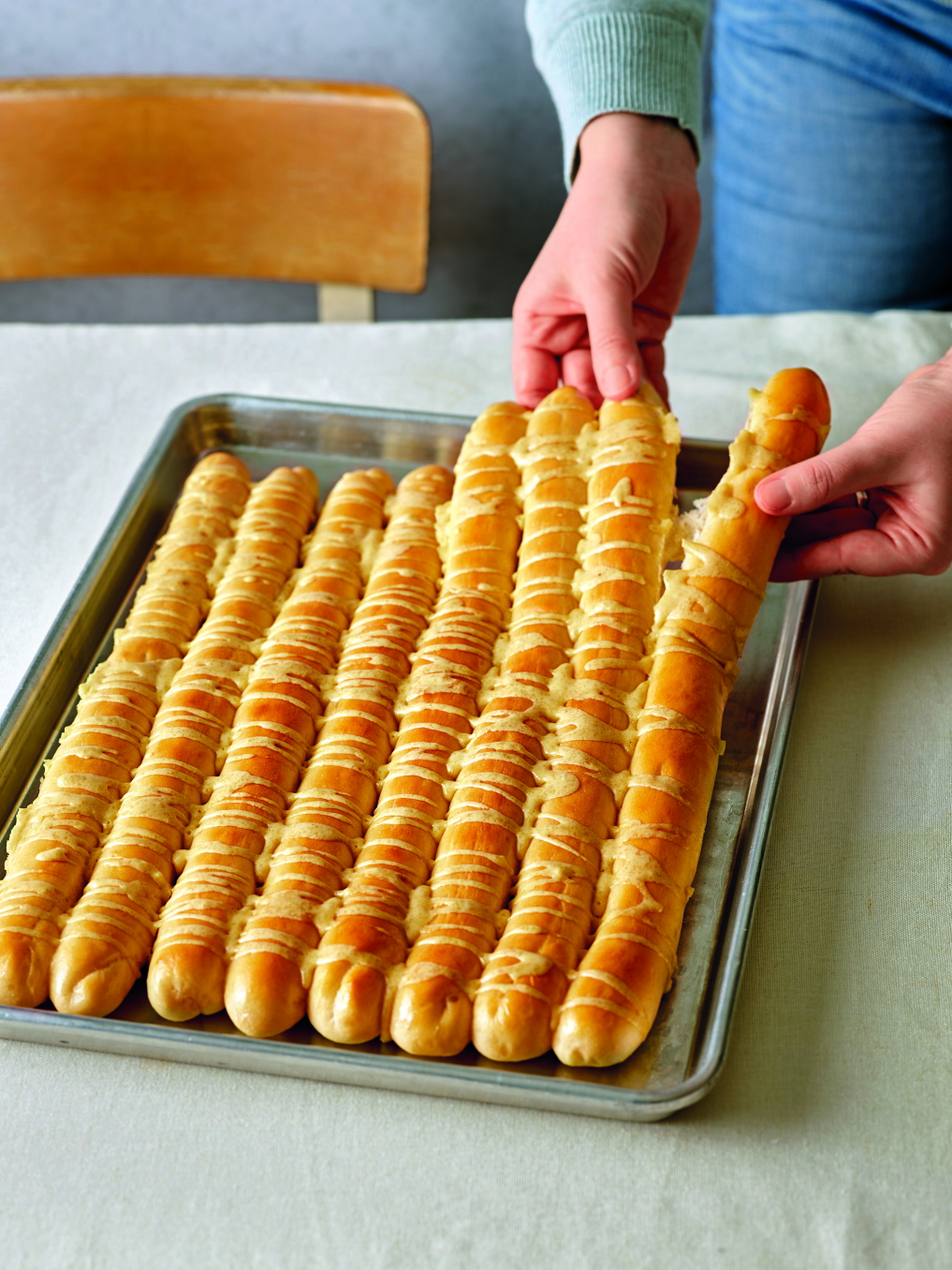 Slanci: Flaumige Salzstangerl • Rezept