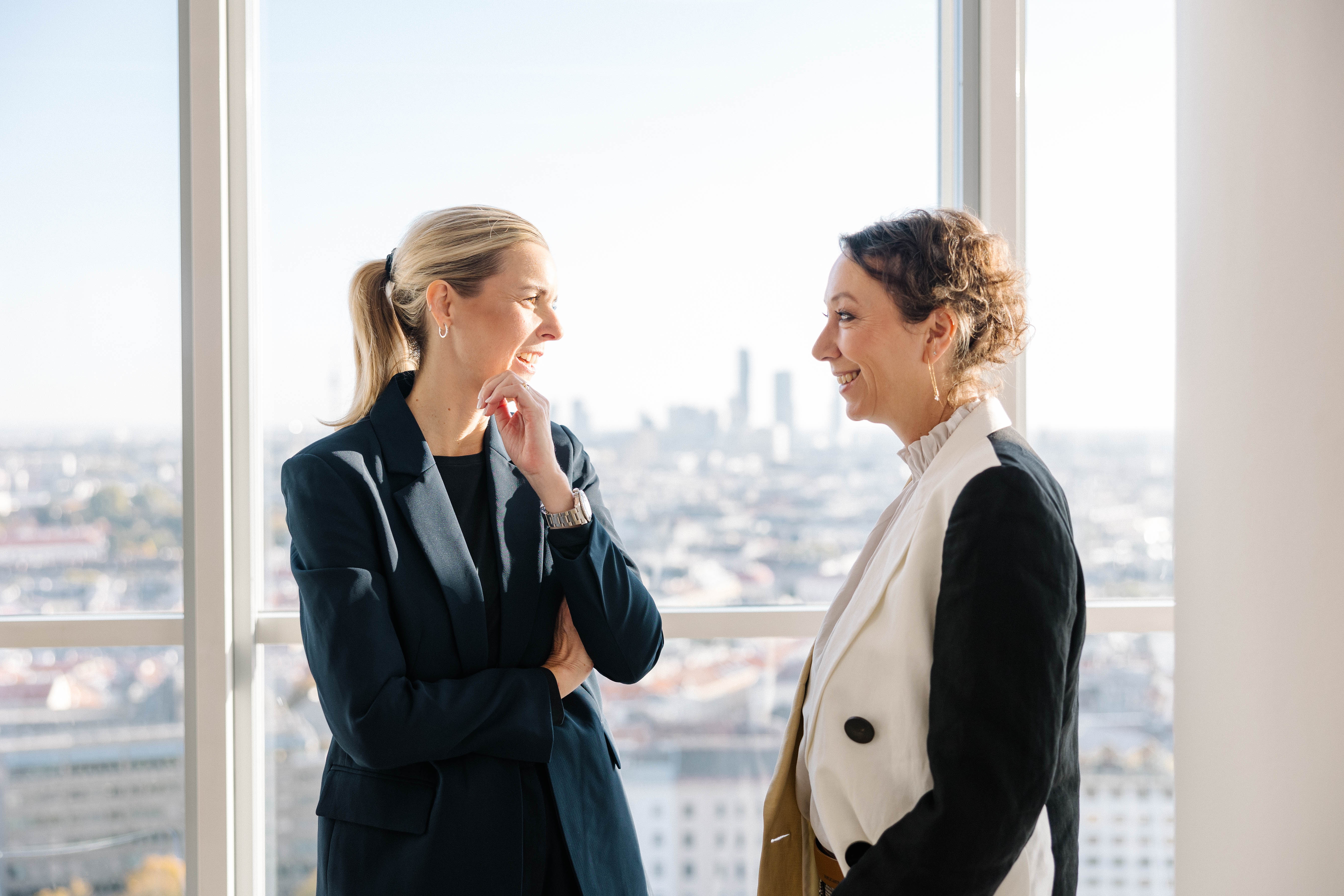Ursula Strauss & Sonja Brandtmayer über die Macht von Frauen und Finanzen